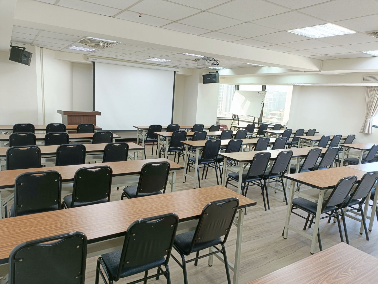 高雄場地出租，高雄教室出租，高雄會議室出租高雄工會教室場地出租 高雄市教育講師職業工會的場地出租